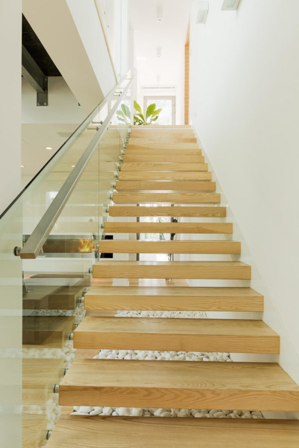 Straight staircases - Bespoke staircase designs & high quality installation